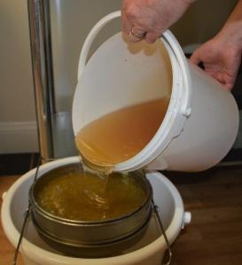 Simple hygienic honey processing for a small-scale beekeeper – part 1 ...